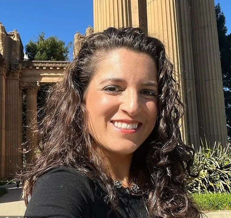 她租下巨大广告牌寻找真爱：快来男人和我结婚！没想到，真火了